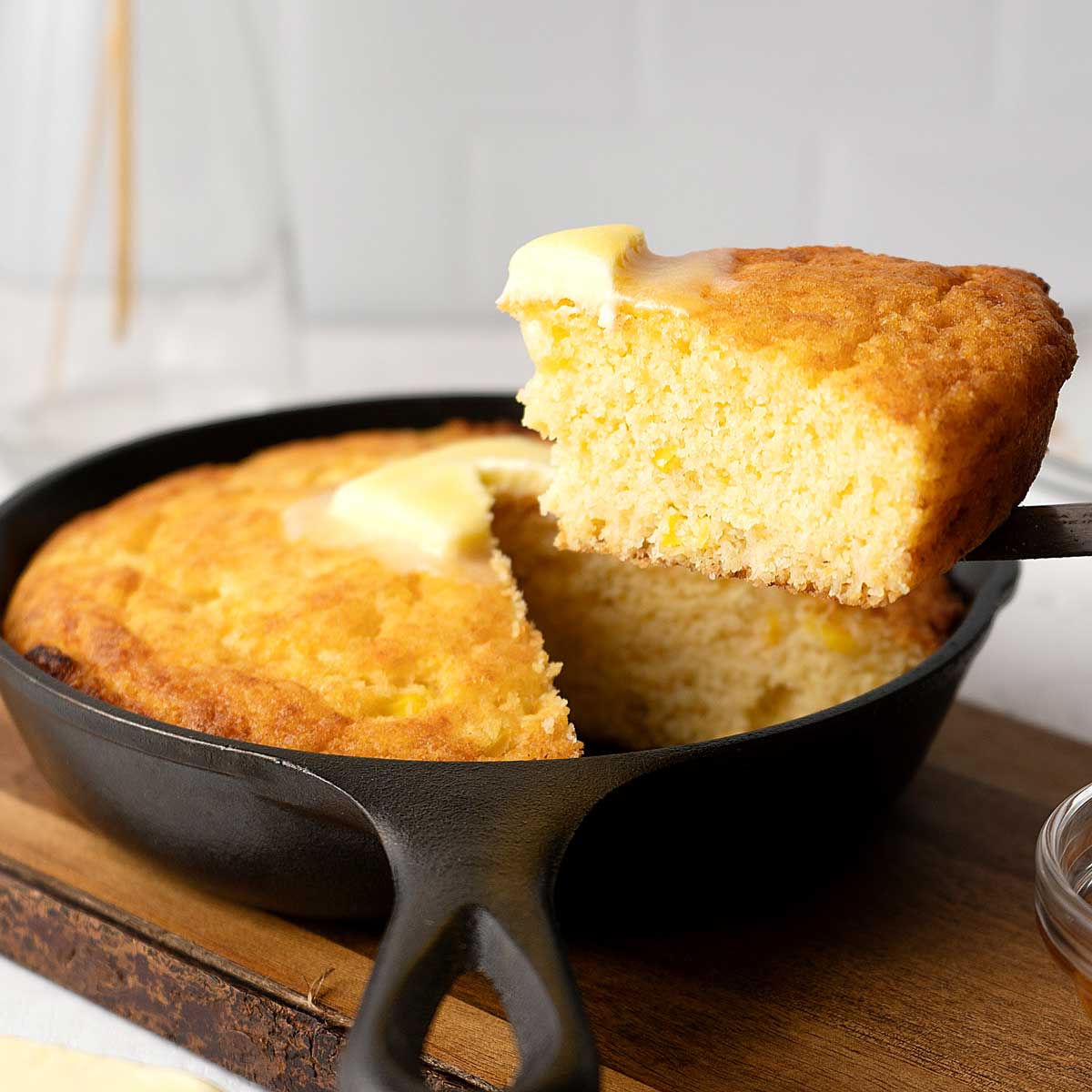 Pan de Maíz (Cornbread) en 20 Minutos - El Mundo Eats