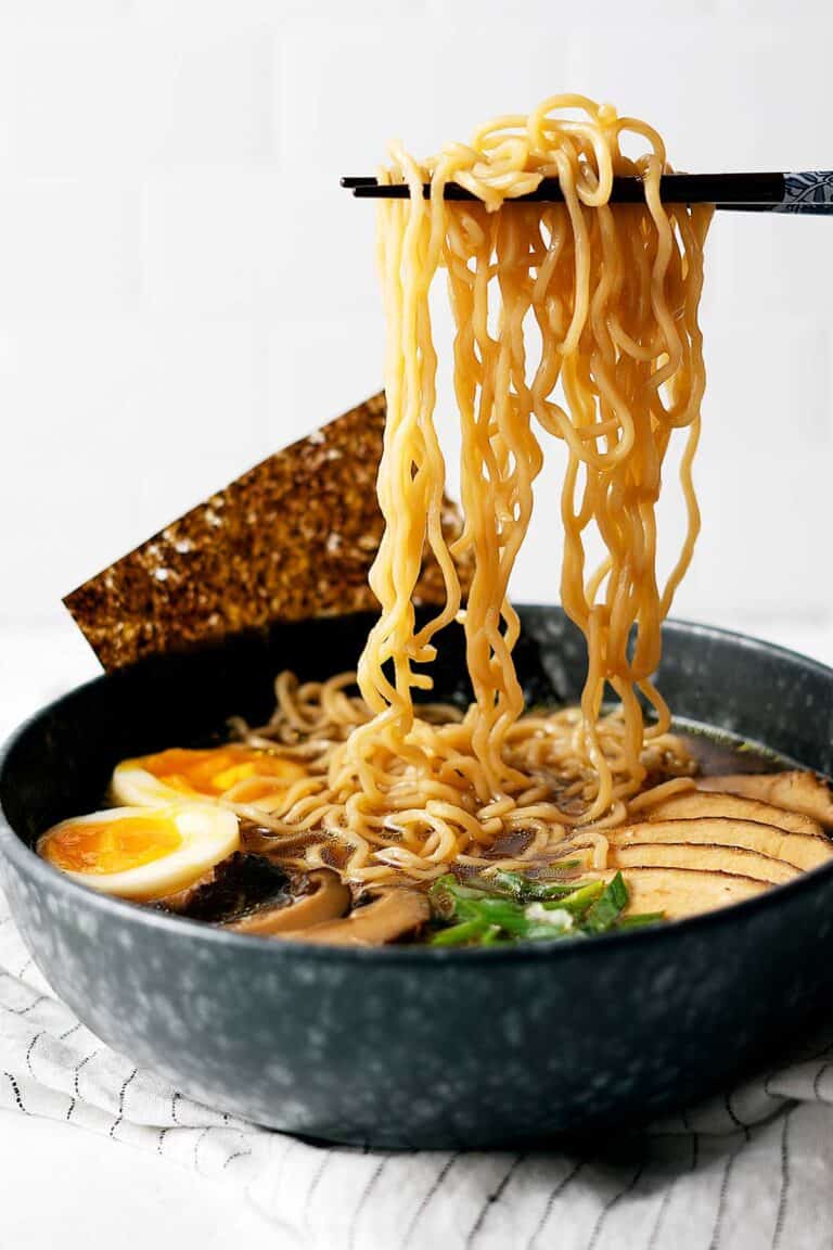 Ramen de Pollo Rápido (30 minutos) - El Mundo Eats